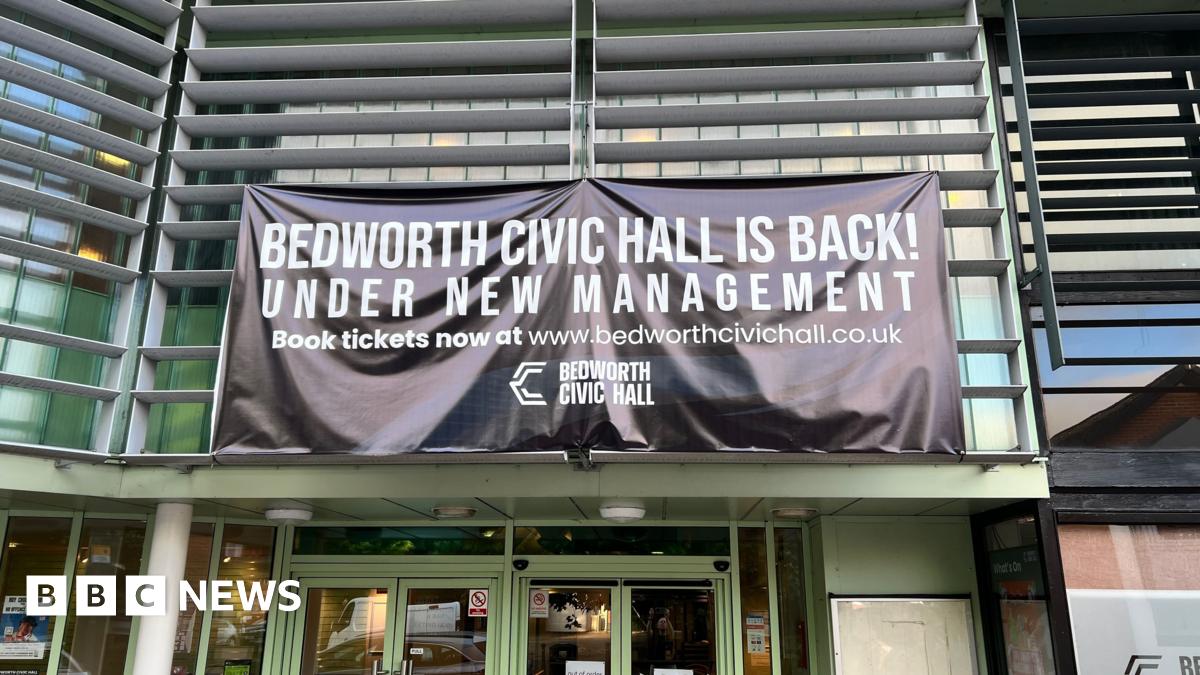 Community group reopens Bedworth Civic Hall - BBC News
