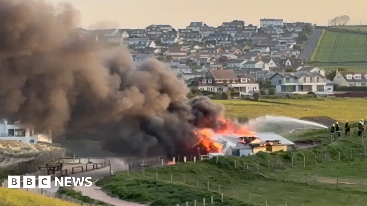South Devon seafront cafe owner in shock after fire - BBC News