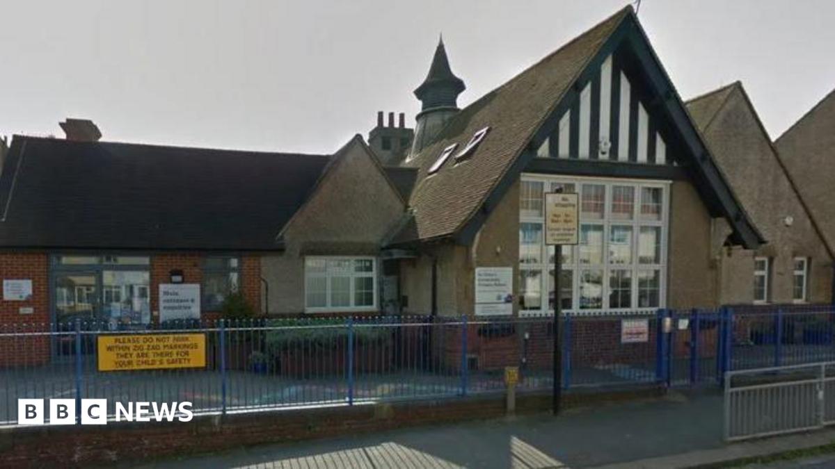Brighton school closes due to falling pupil numbers - BBC News
