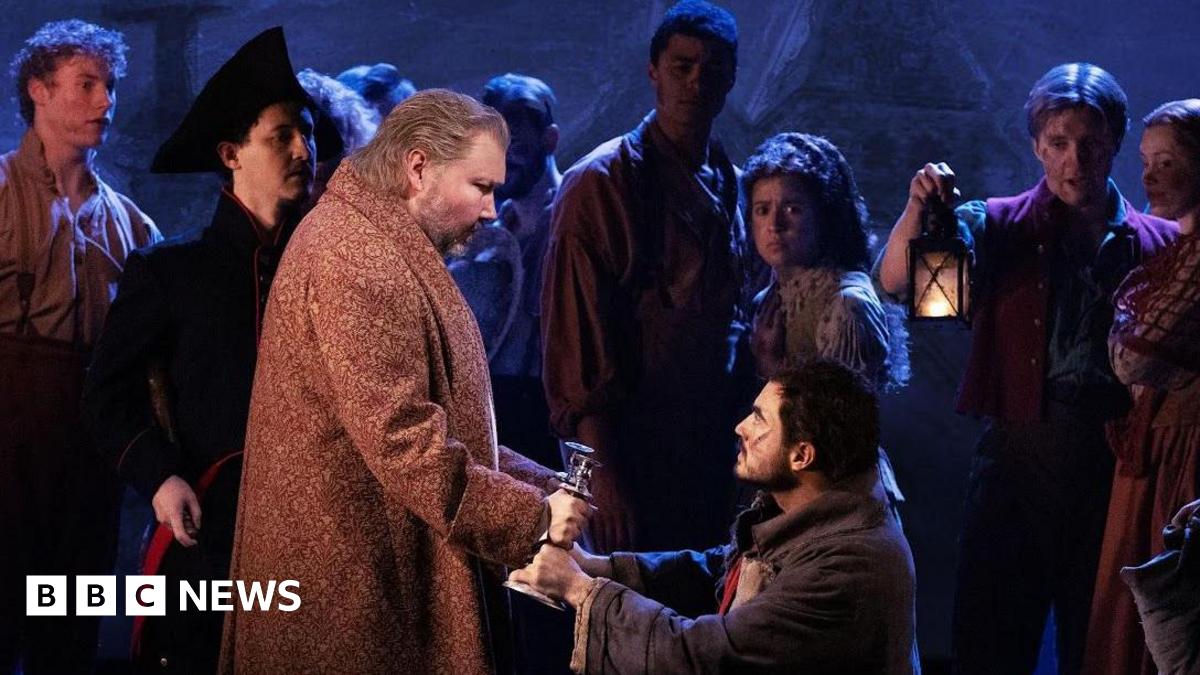 Kent man overcomes stroke to star in West End musical - BBC News