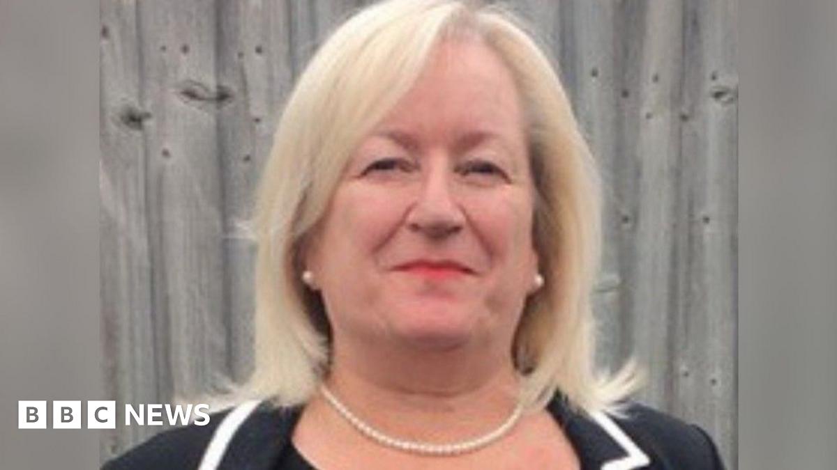 Reading Borough Council chooses new leader - BBC News