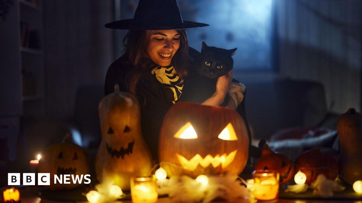 Spooky Halloween event brings 'magic' to Grantham in Lincolnshire - BBC ...
