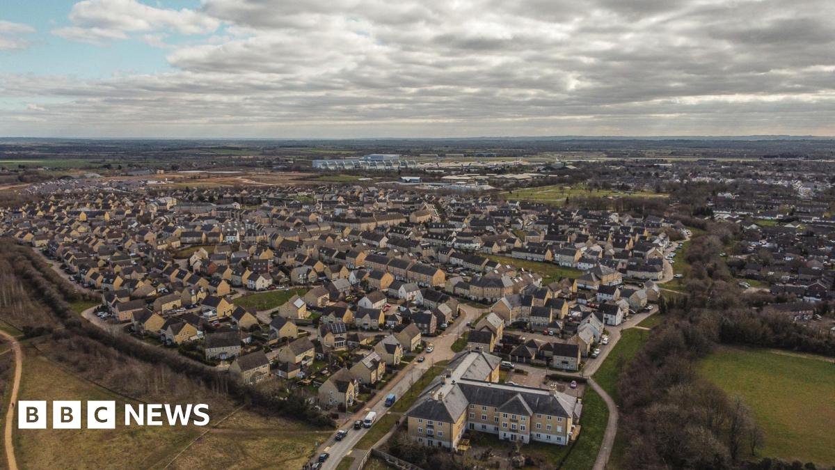 West Oxfordshire: Authority's infrastructure pot sits at £13.2m - BBC News