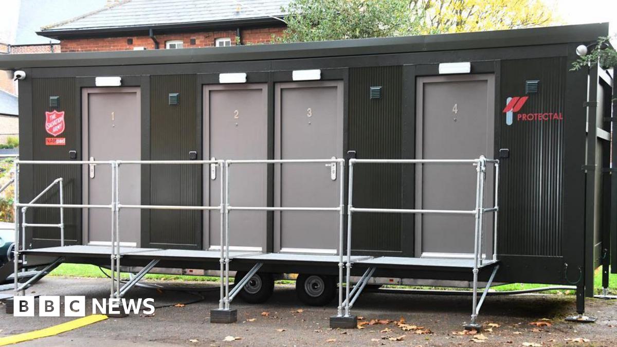 Sunderland City Council approves overnight homeless pods - BBC News