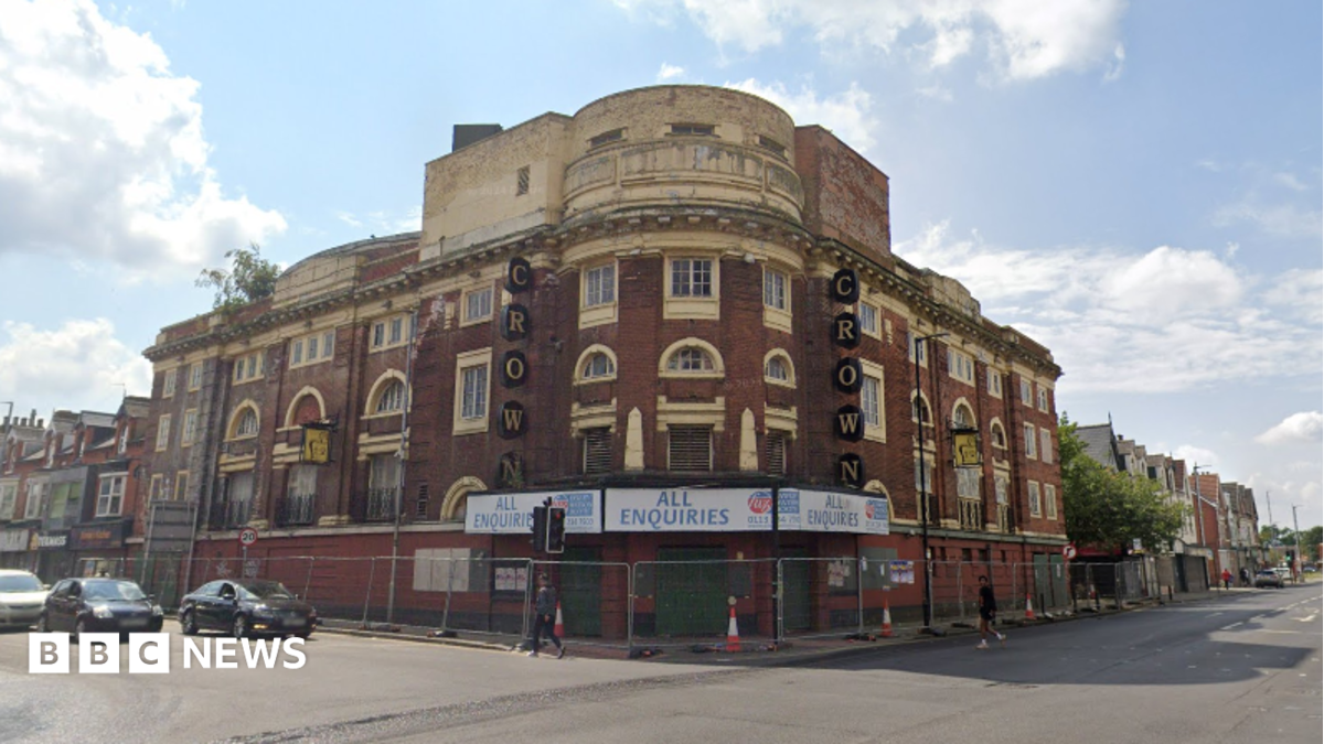 Middlesbrough lane closures for Crown pub works - BBC News
