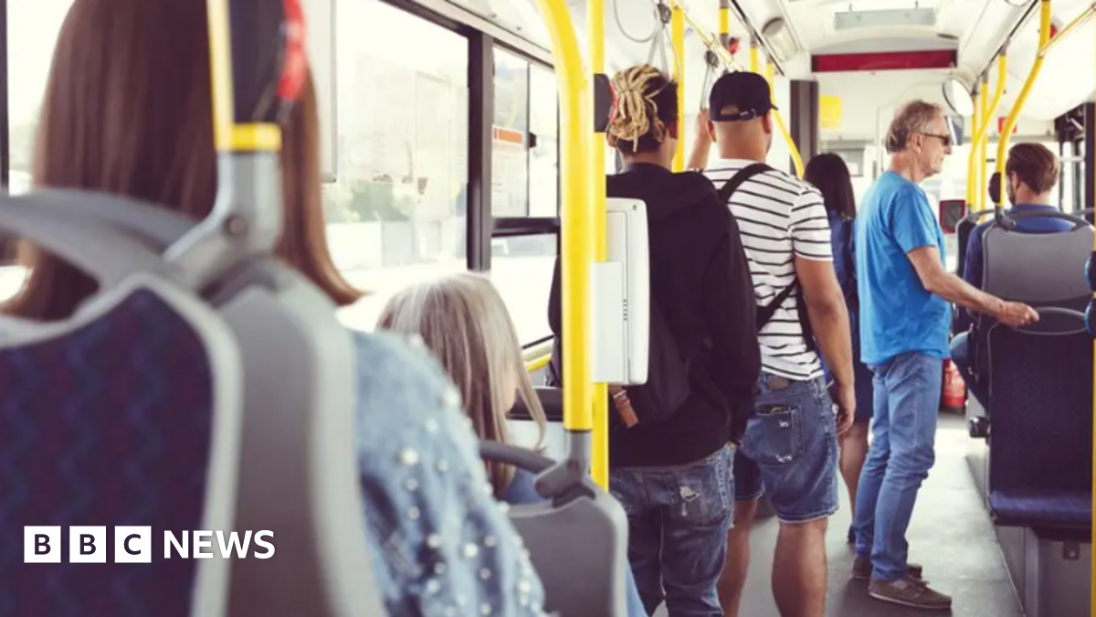 New bus service to be introduced in Hinckley and Coalville - BBC News