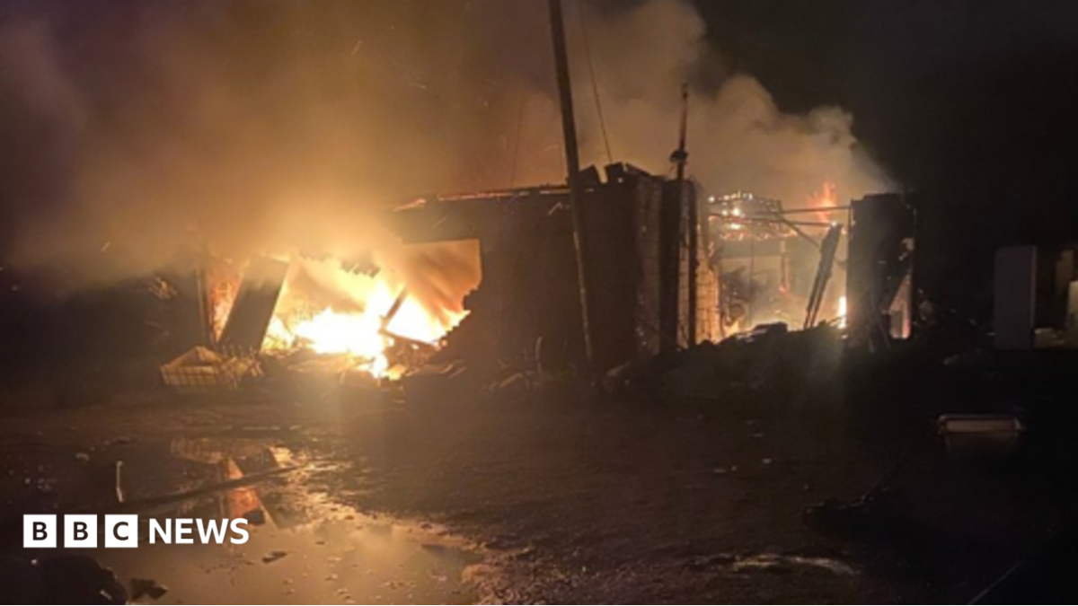 Container fire at derelict Nazestock smallholding 'deliberate' - BBC News