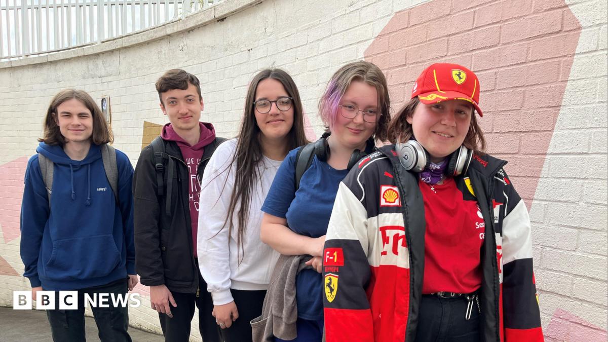 Young people in Ipswich make homelessness documentary - BBC News