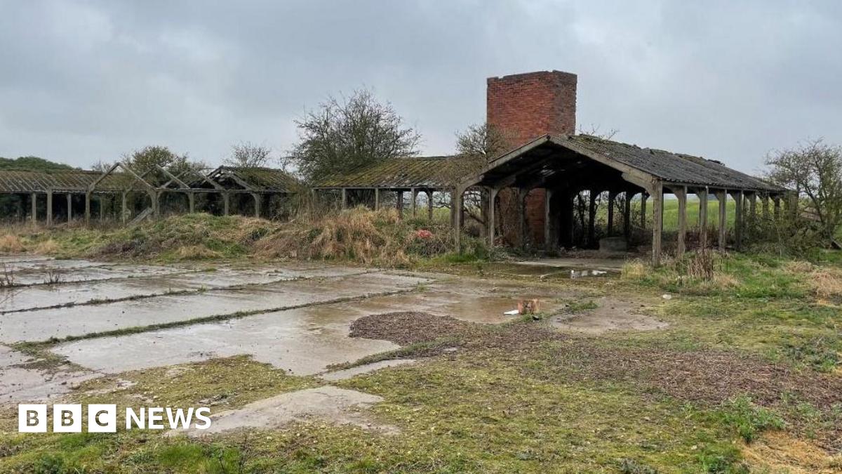 Wetherby WW2 prison camp will not be demolished for housing - BBC News