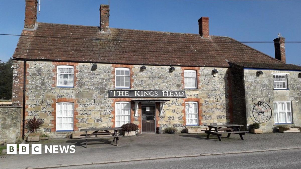 Wiltshire villagers raise £400k to reopen Chitterne pub - BBC News