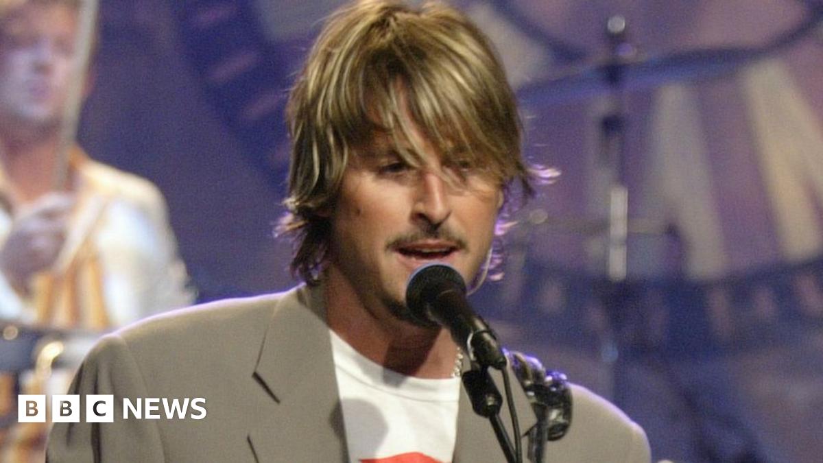 Charlie Colin: Founder of US rock band Train dies aged 58 - BBC News