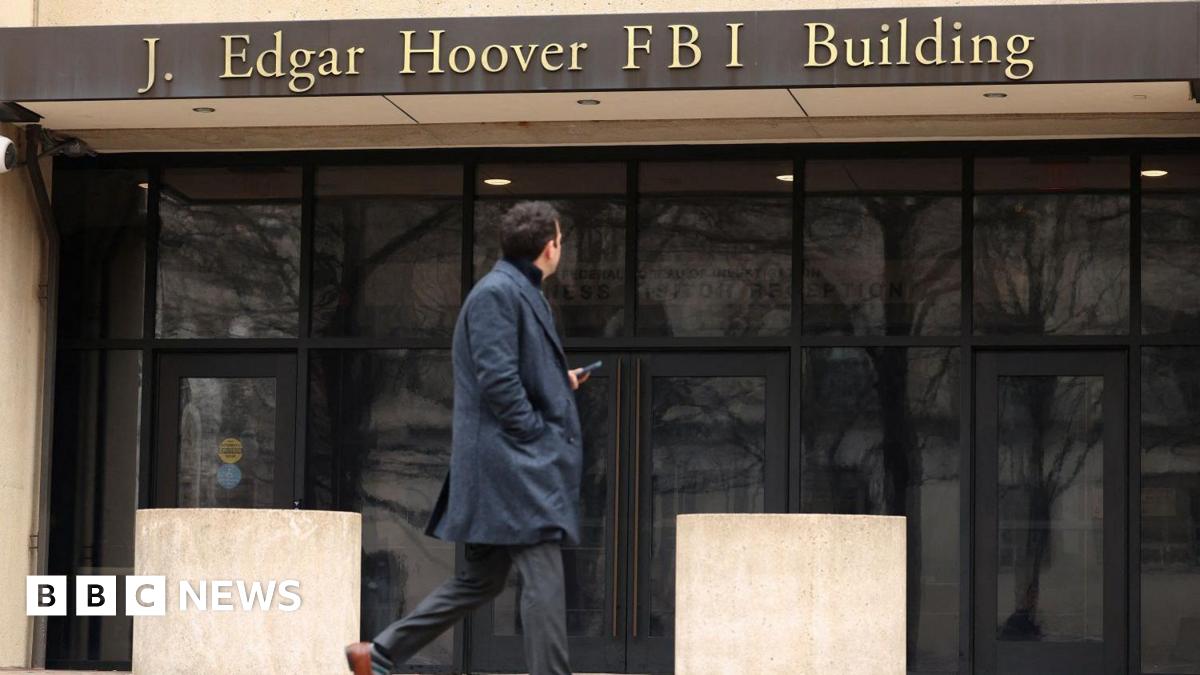 FBI agents sue to stop unveiling of Capitol riot investigators - BBC News