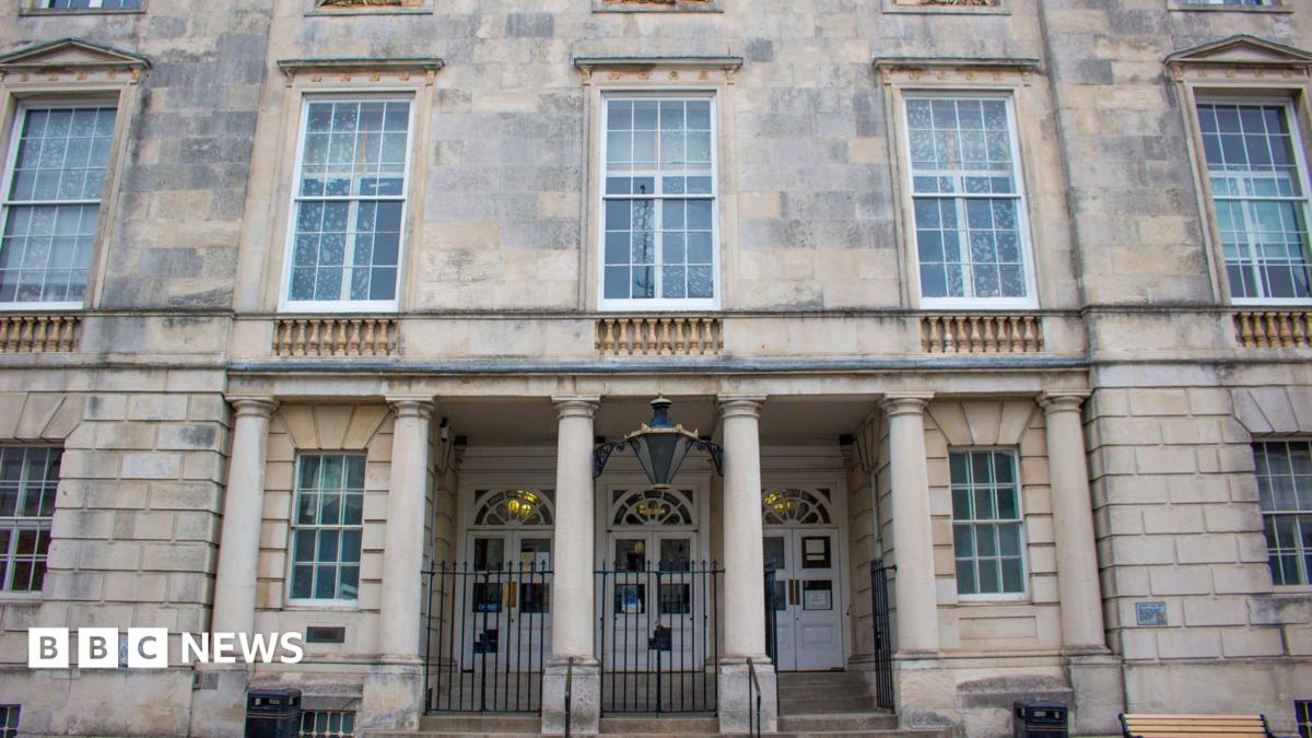 Teenager detained in hospital after Worthing attempted murders - BBC News