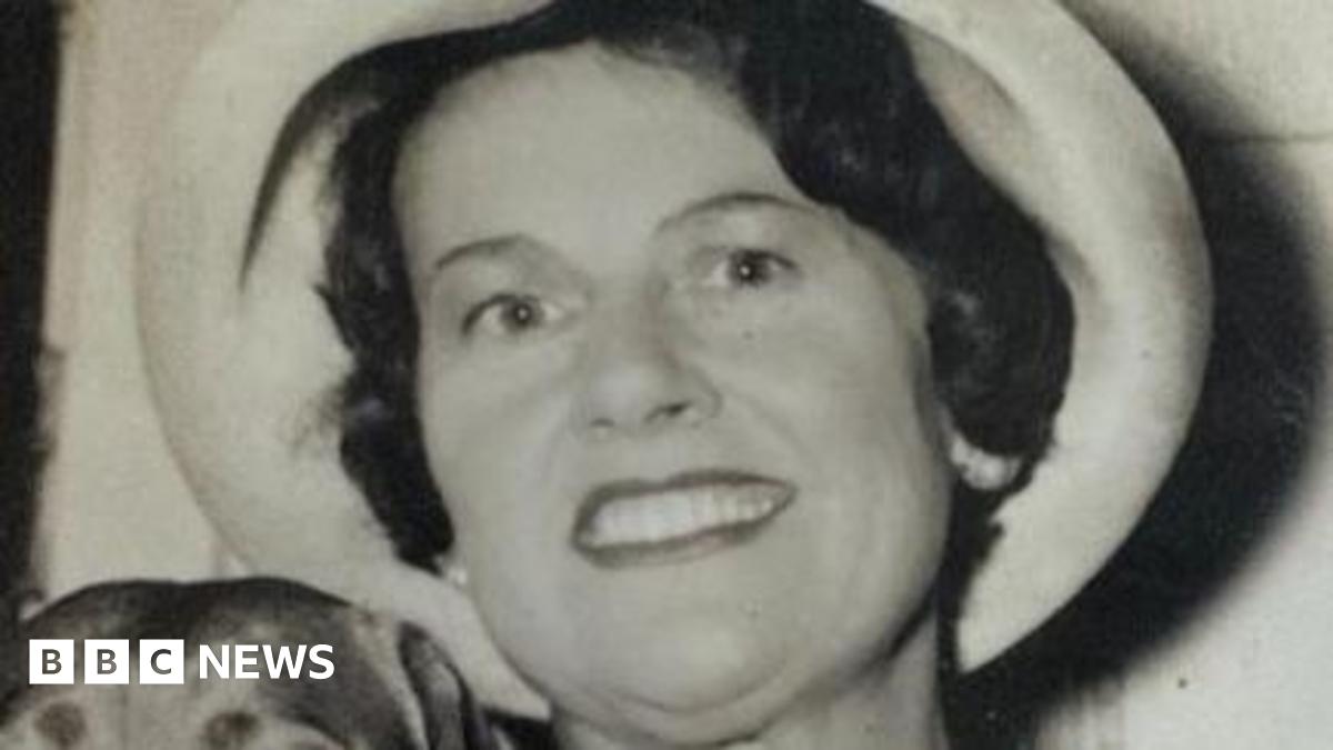 Muriel McKay's family want to buy Stocking Farm in Hertfordshire - BBC News