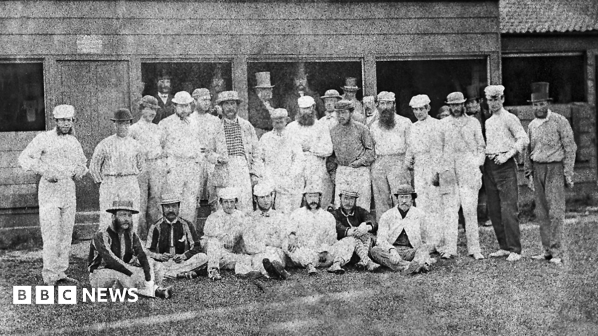 Cricket club in Bath celebrates 200 years by raising £200k - BBC News