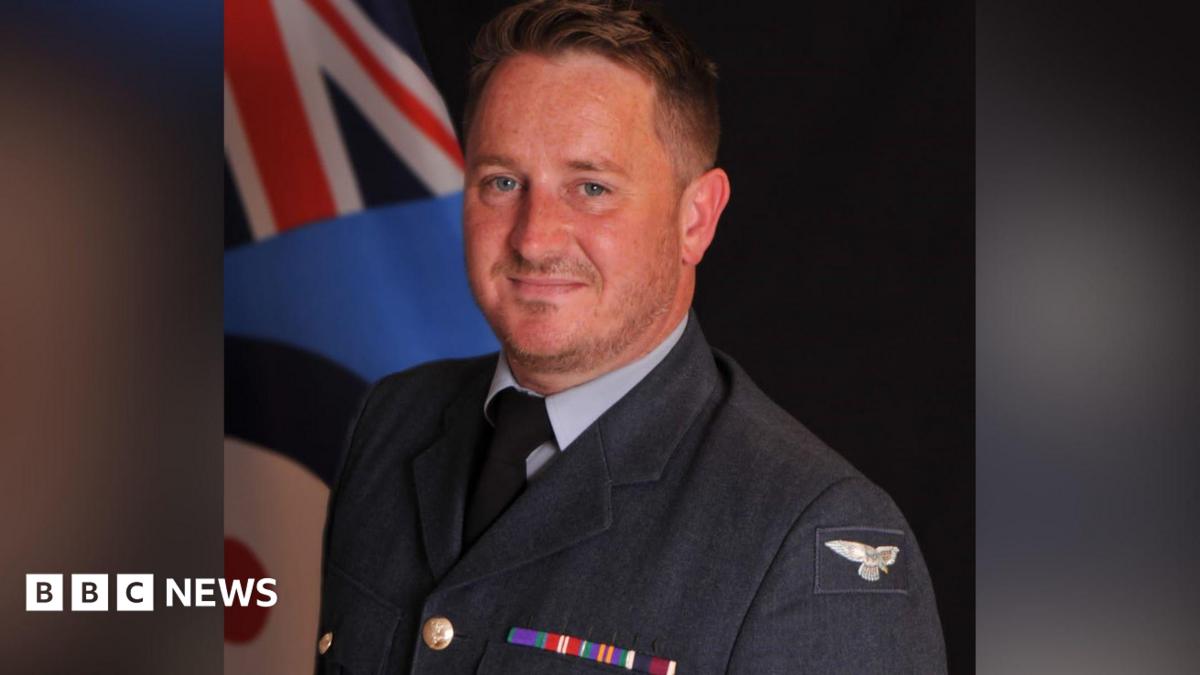 Help for Heroes appeal to send Christmas messages to veterans - BBC News