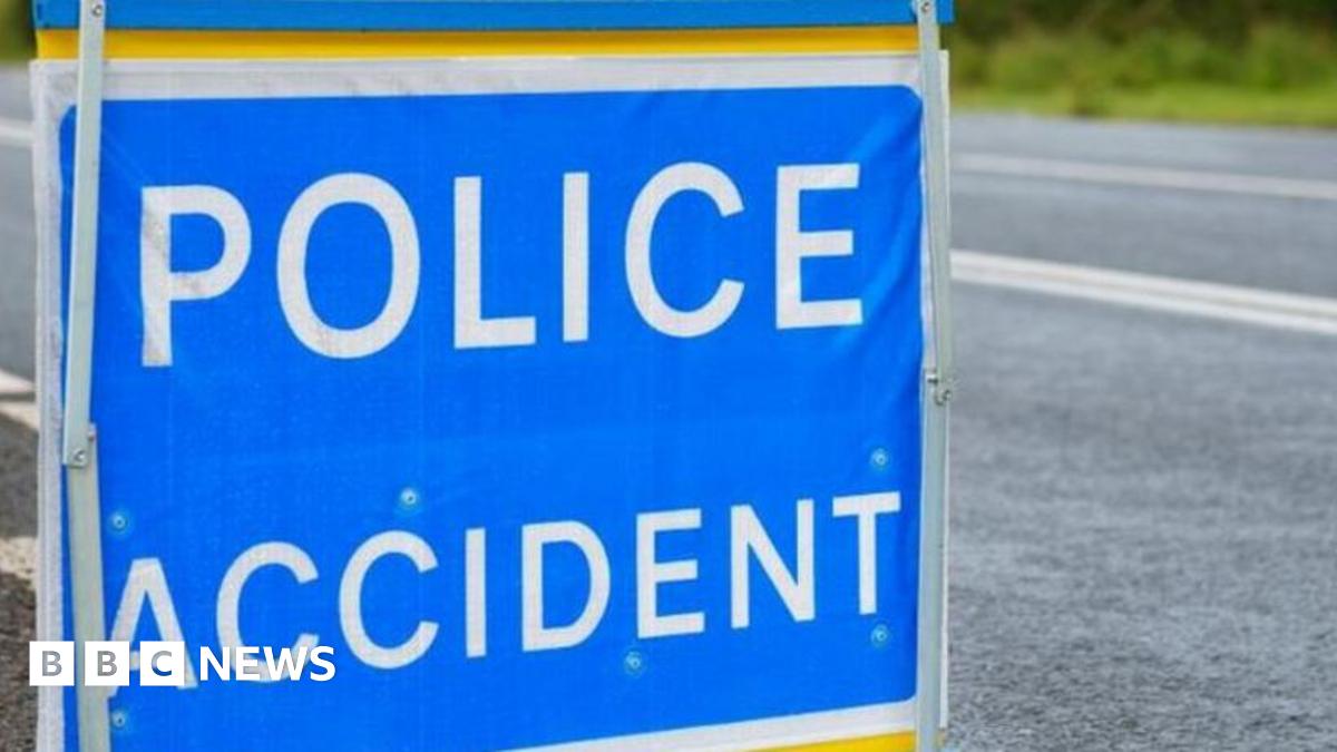 Five taken to hospital after A75 crash near Gretna - BBC News