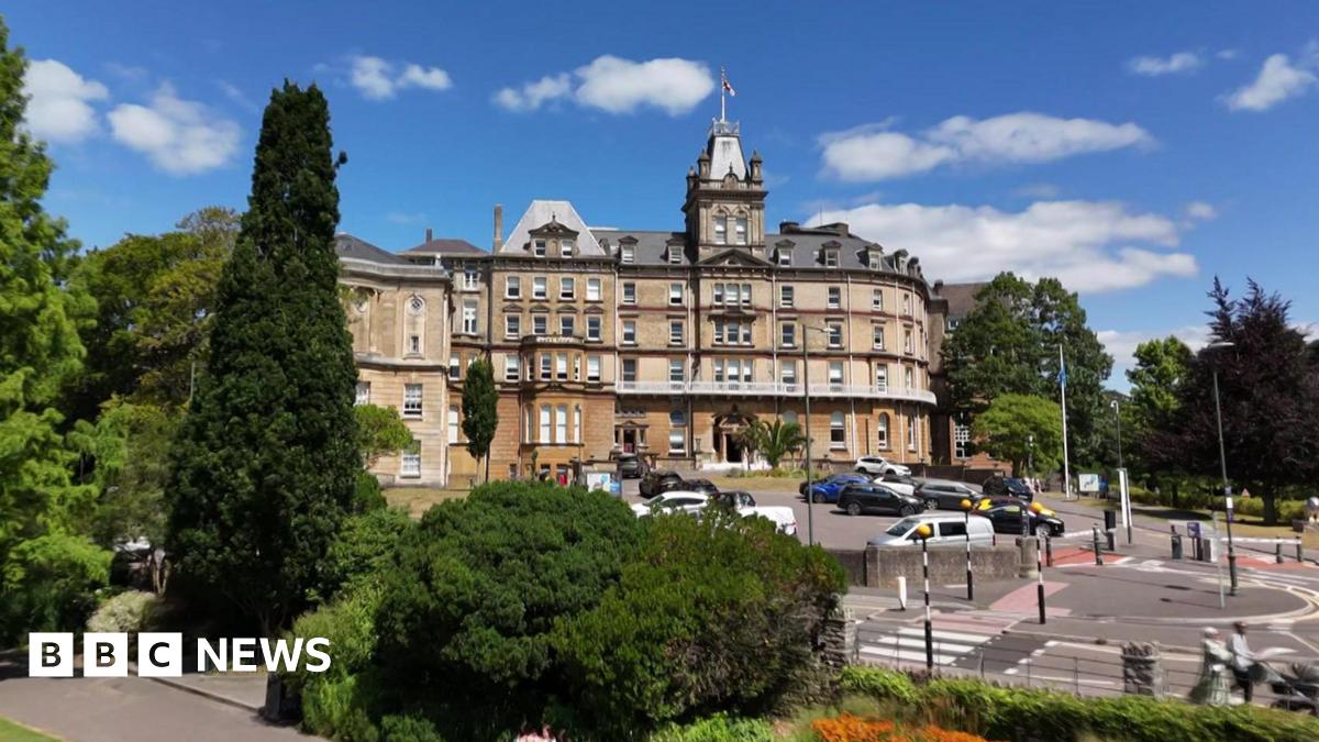 Bournemouth, Poole, Broadstone to get new town councils - BBC News