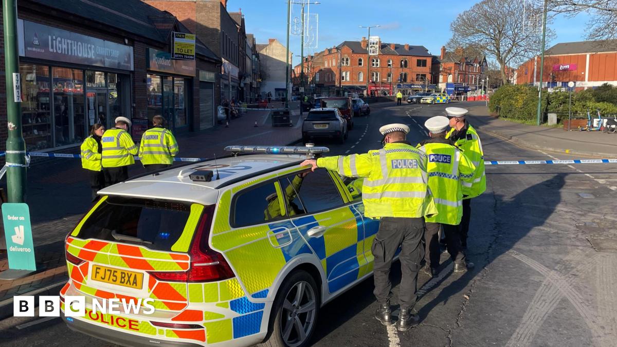 Two in hospital after three pedestrians hit by car in Bulwell - BBC News