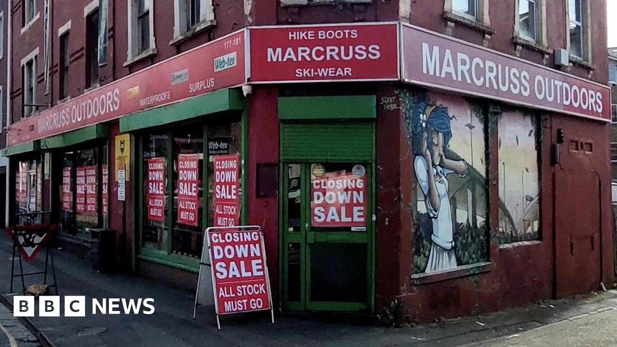 Family-run store in Bristol to close after nearly 60 years - BBC News