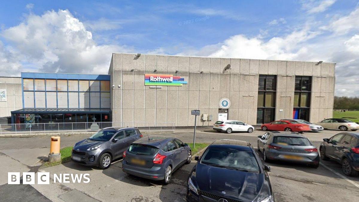 Swimming in Leeds: Eleven pools set for improvement work - BBC News