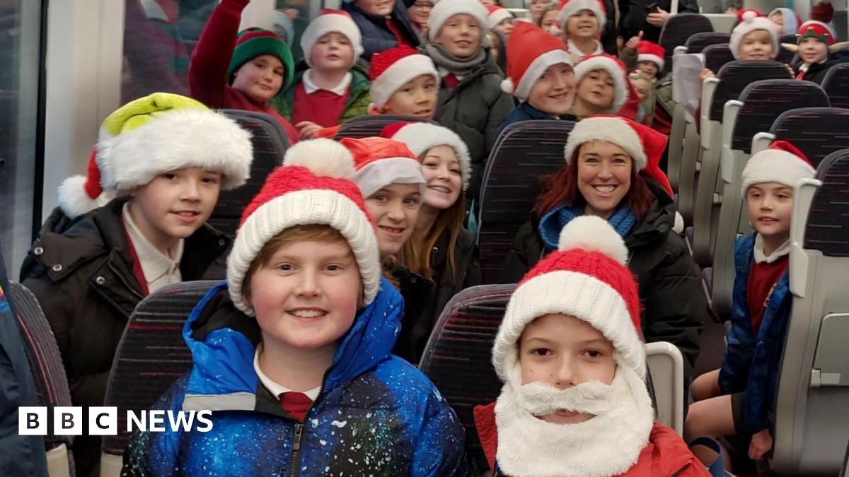 White Notley schoolchildren take over Essex's quietest station - BBC News