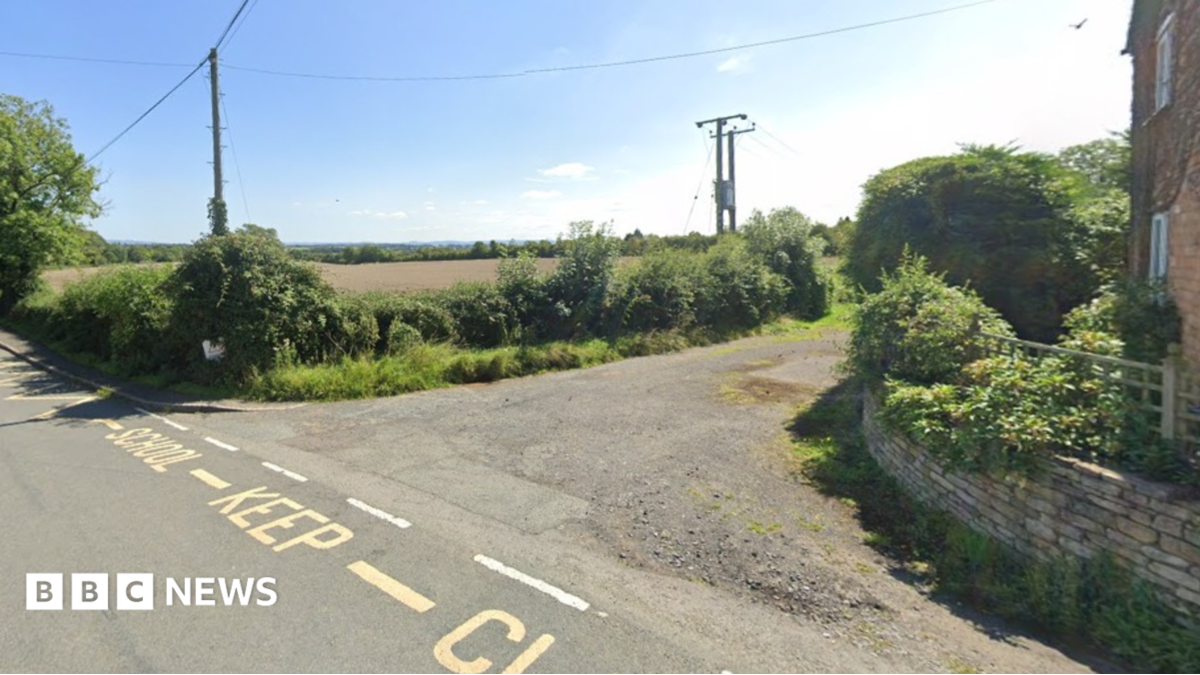 Pendock residents object to new homes and parking plan - BBC News