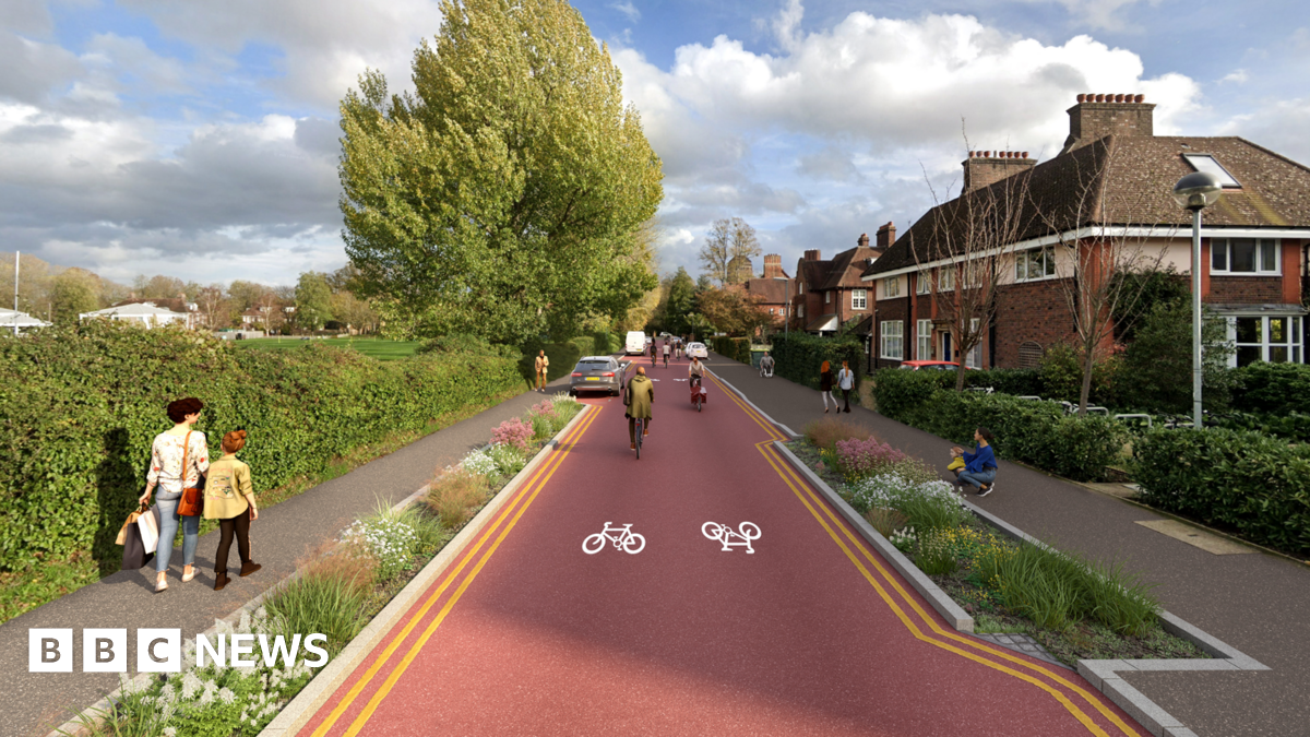 England's 'first official Cycle Street' being built in Cambridge - BBC News