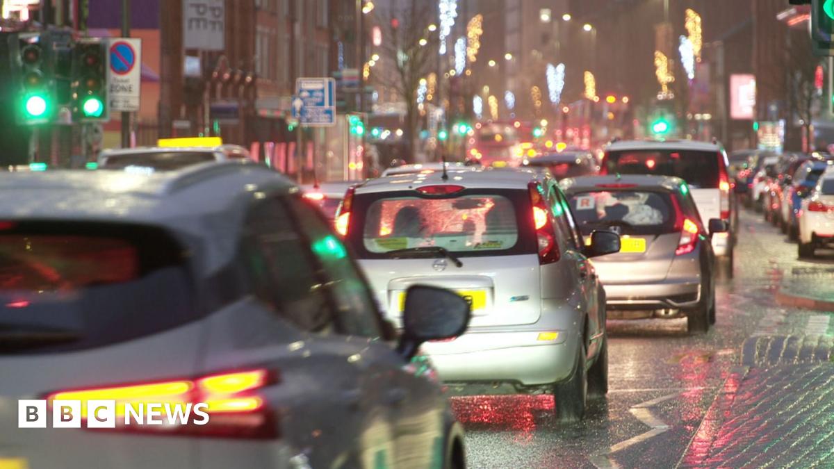 Belfast 'not functioning' because of traffic jams - councillor - BBC News