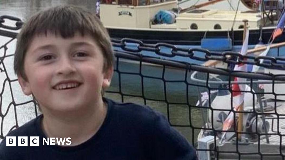 Child's death in Cornwall holiday park ruled accidental - BBC News