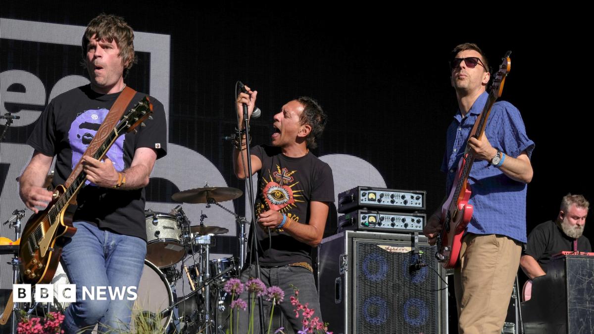Shed Seven play homecoming gigs at York's Museum Gardens - BBC News