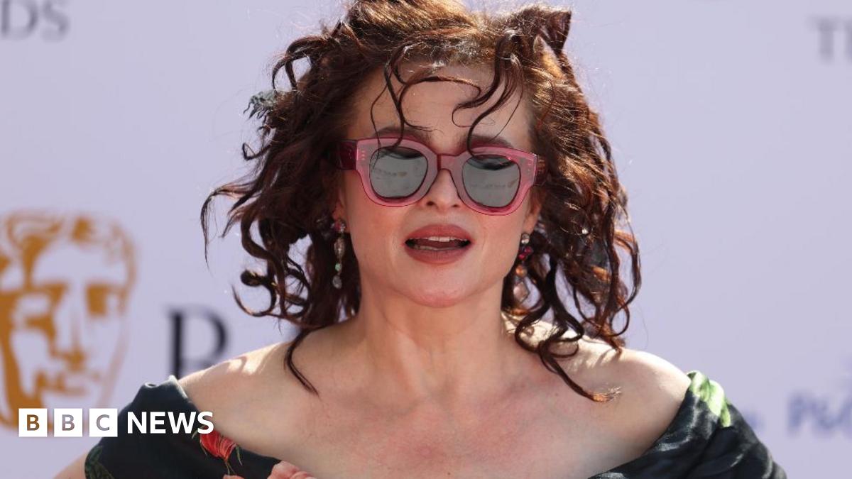 Baftas red carpet: Lorraine Kelly, Helena Bonham Carter and Baby ...