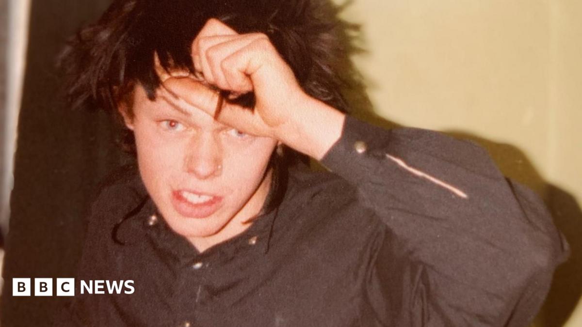 Kim Avis: The Suffolk punk who became an international fugitive - BBC News