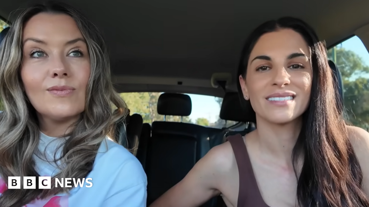 Australian influencer family move to UK to avoid social media ban - BBC ...