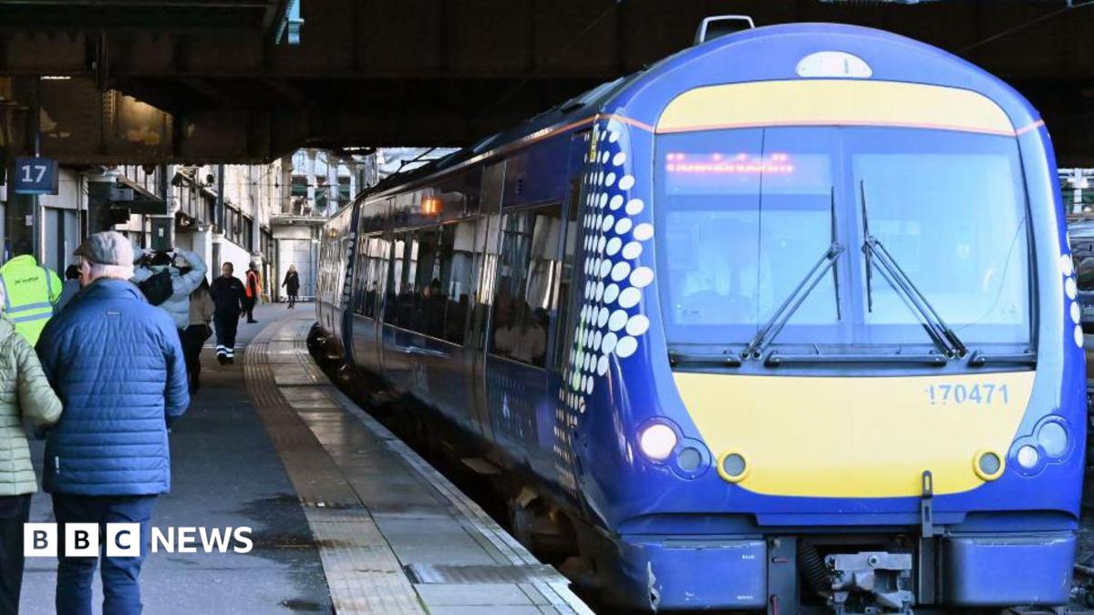 ScotRail drivers accept deal to end long-running pay dispute - BBC News