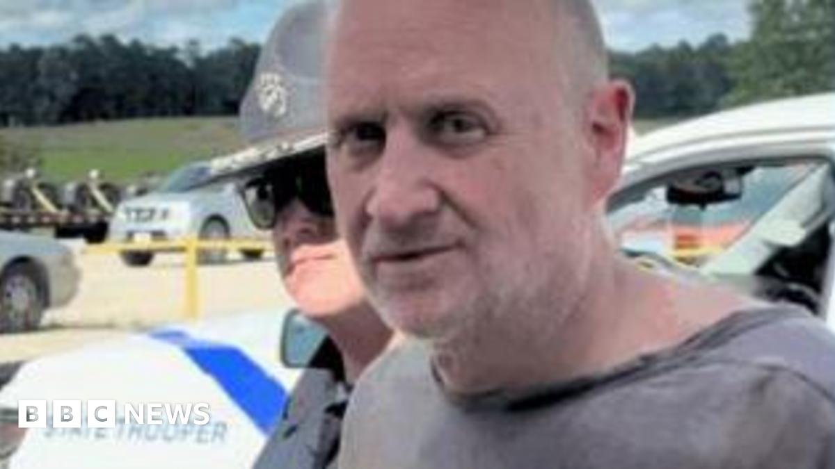 Police chief Grant Hardin caught after escaping Arkansas prison - BBC News