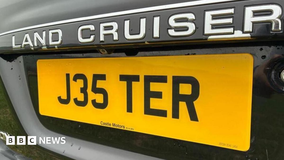 Cornish comedian Jethro's J35 TER number plate up for auction - BBC News