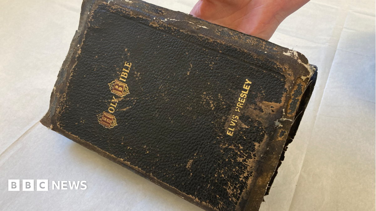 Elvis Presley's personal Bible on show in Suffolk church - BBC News