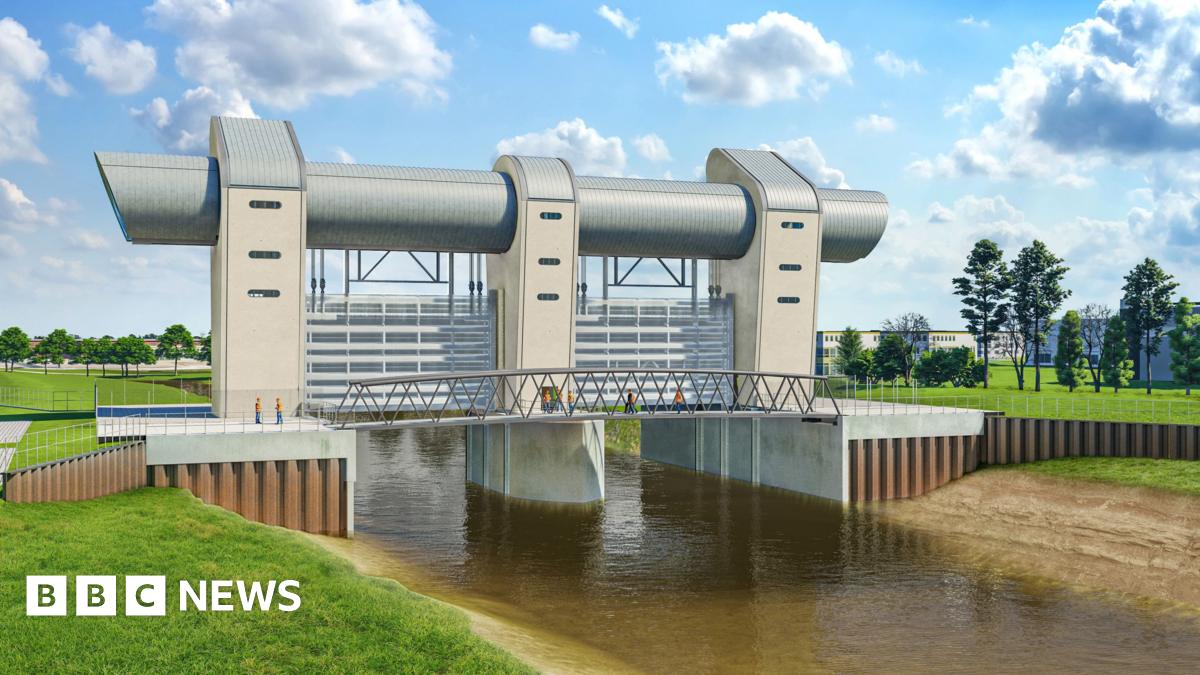 Bridgwater Tidal Barrier construction aided by barge arrival - BBC News