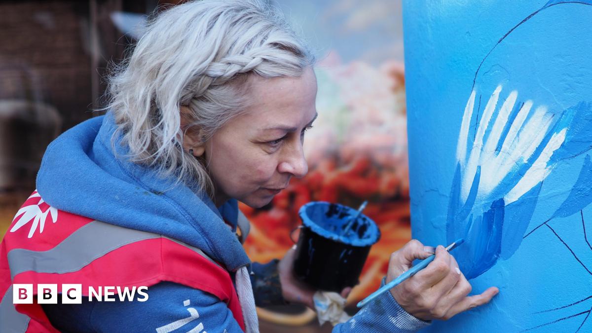 'Neglected' part of Luton uplifted by community art project - BBC News