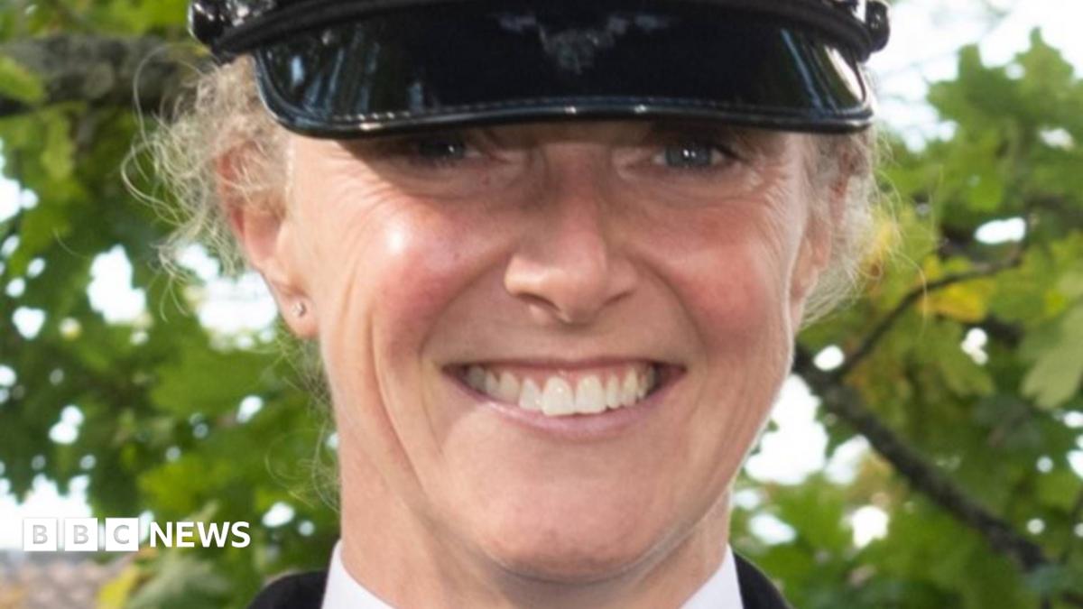 Funeral held for off-duty PC Rosie Prior killed in crash - BBC News
