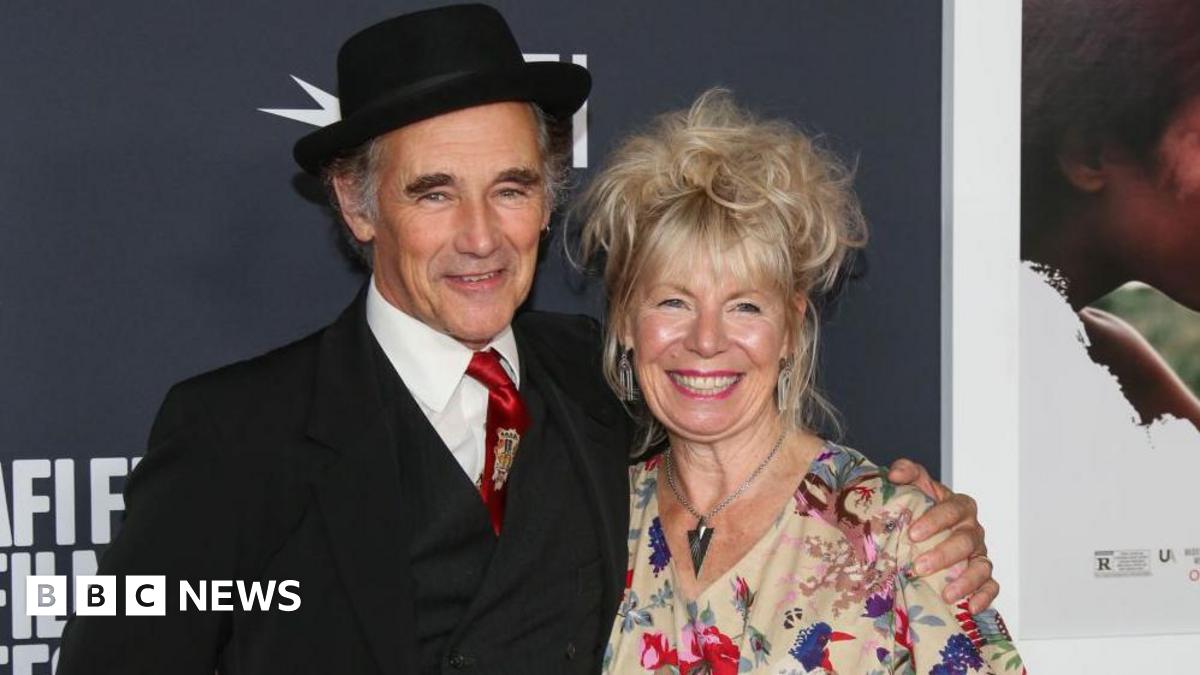 Theatre director Claire van Kampen dies aged 71 - BBC News