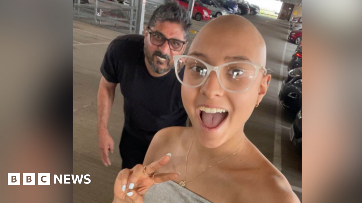 Matthew Upson replies to Diss schoolgirl's cancer video - BBC News