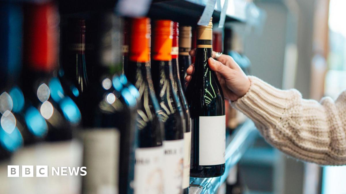 Scottish alcohol deaths at lowest rate for five years - BBC News