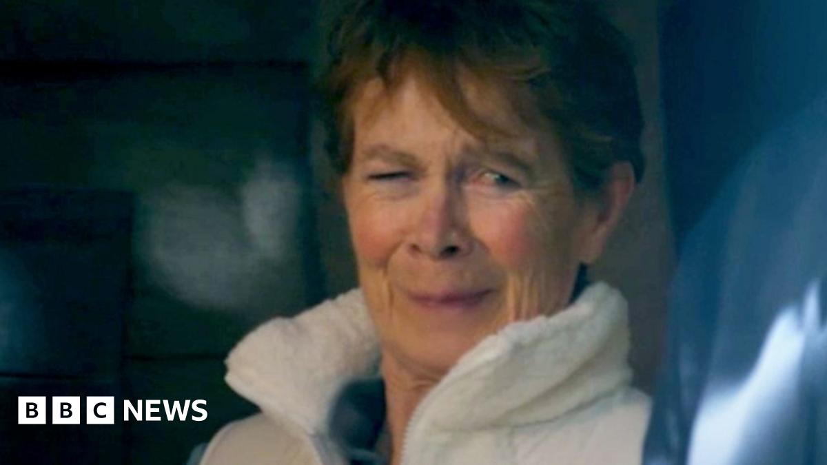 Celebrity Traitors episode three: Celia Imrie's fart steals the show - BBC News