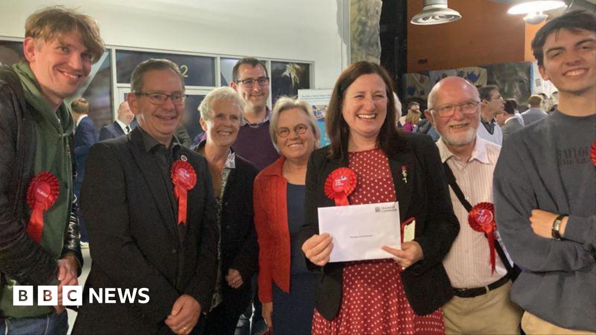 Labour historic win with first female MP for Shrewsbury - BBC News