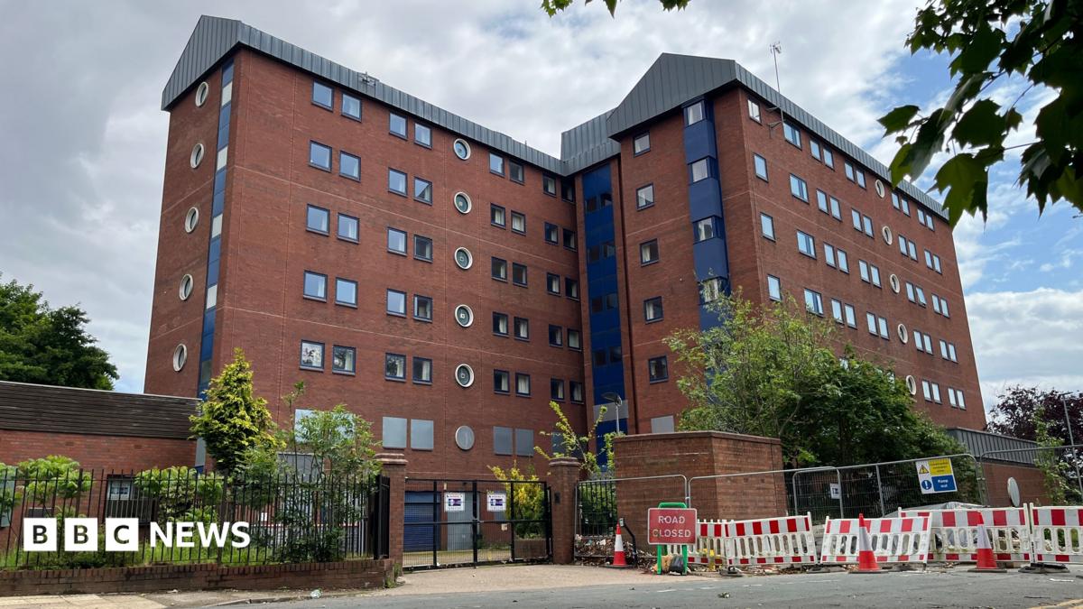 Hull City Council to bring William Booth House back into use - BBC News