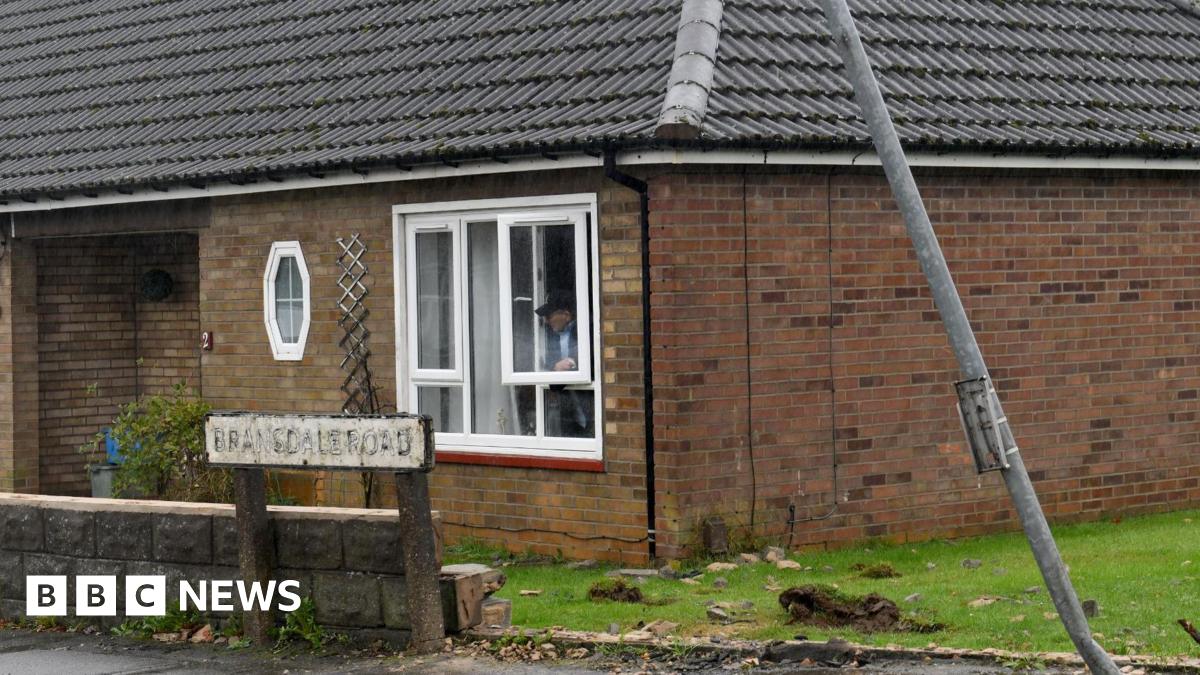Calls for traffic calming at 'death trap' junction in Scunthorpe - BBC News