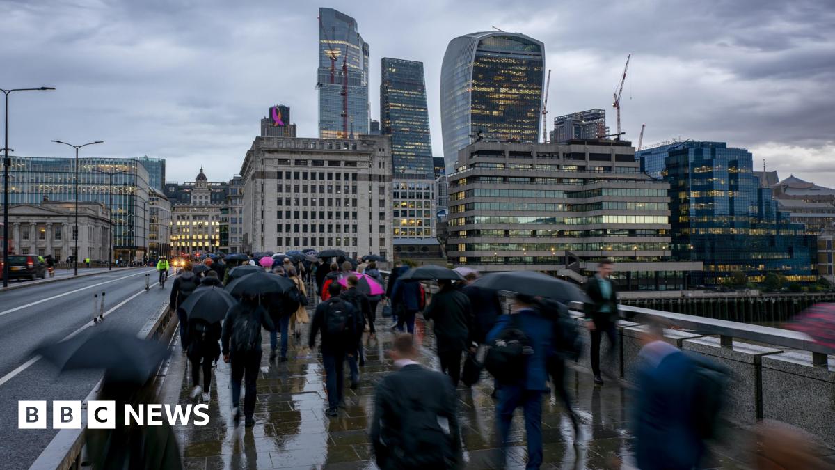 London Living Wage: More than 140,000 workers receive 5% pay rise - BBC ...