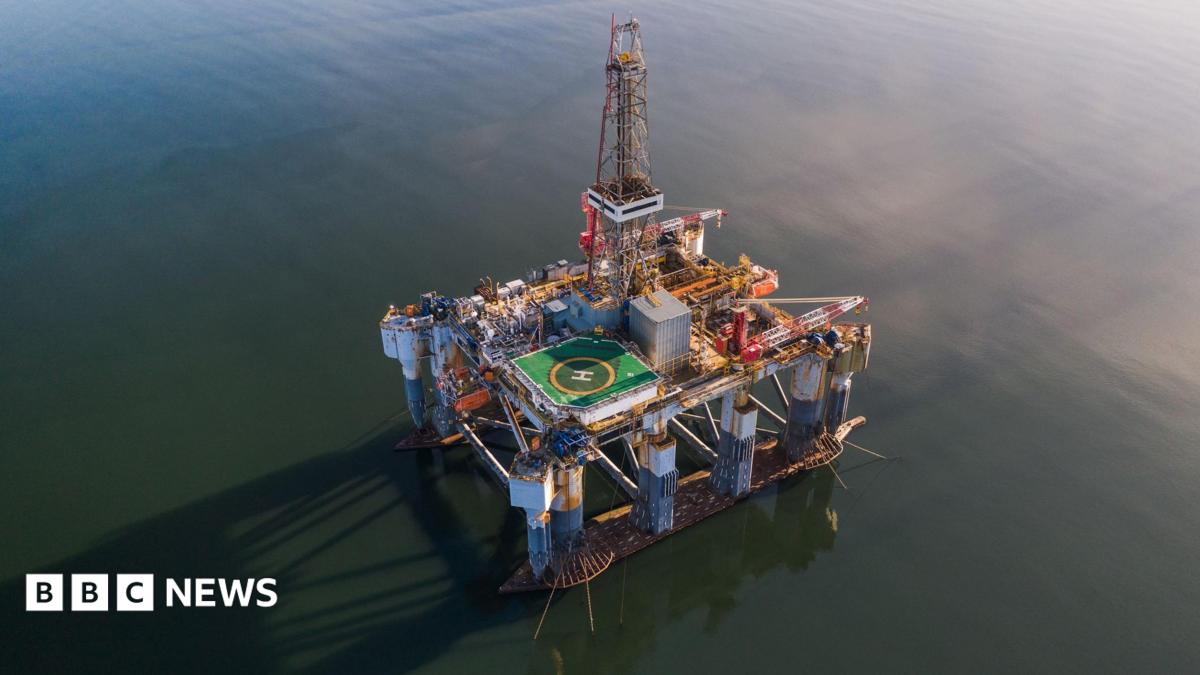 North Sea operators warned to step up rig decommissioning - BBC News